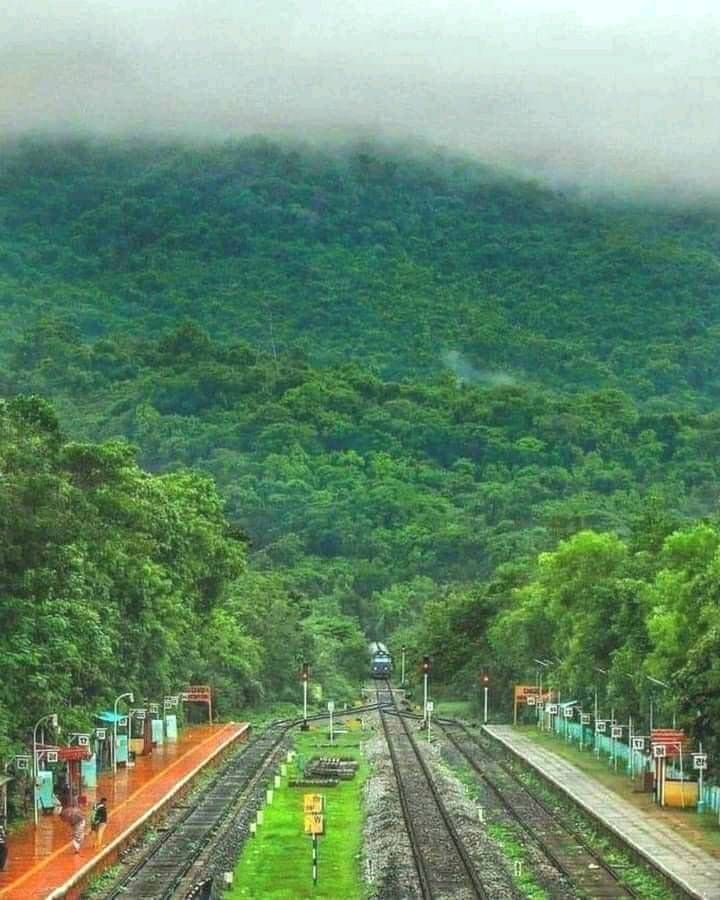 Beautiful Karwar Railway Station - Karnataka 😲😲 - Samsung Members