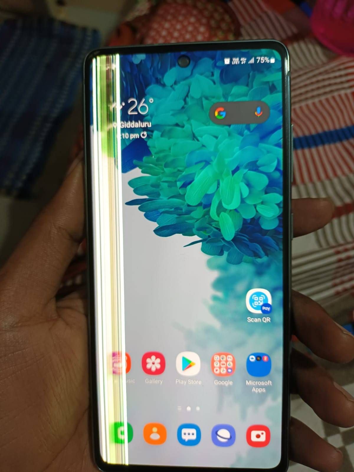 White vertical lines are displaying on my S20 FE 5... - Samsung Members