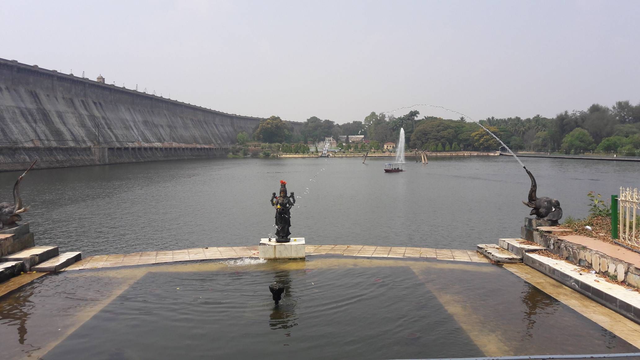 Brindavan Garden Dam (Mysore) - Samsung Members