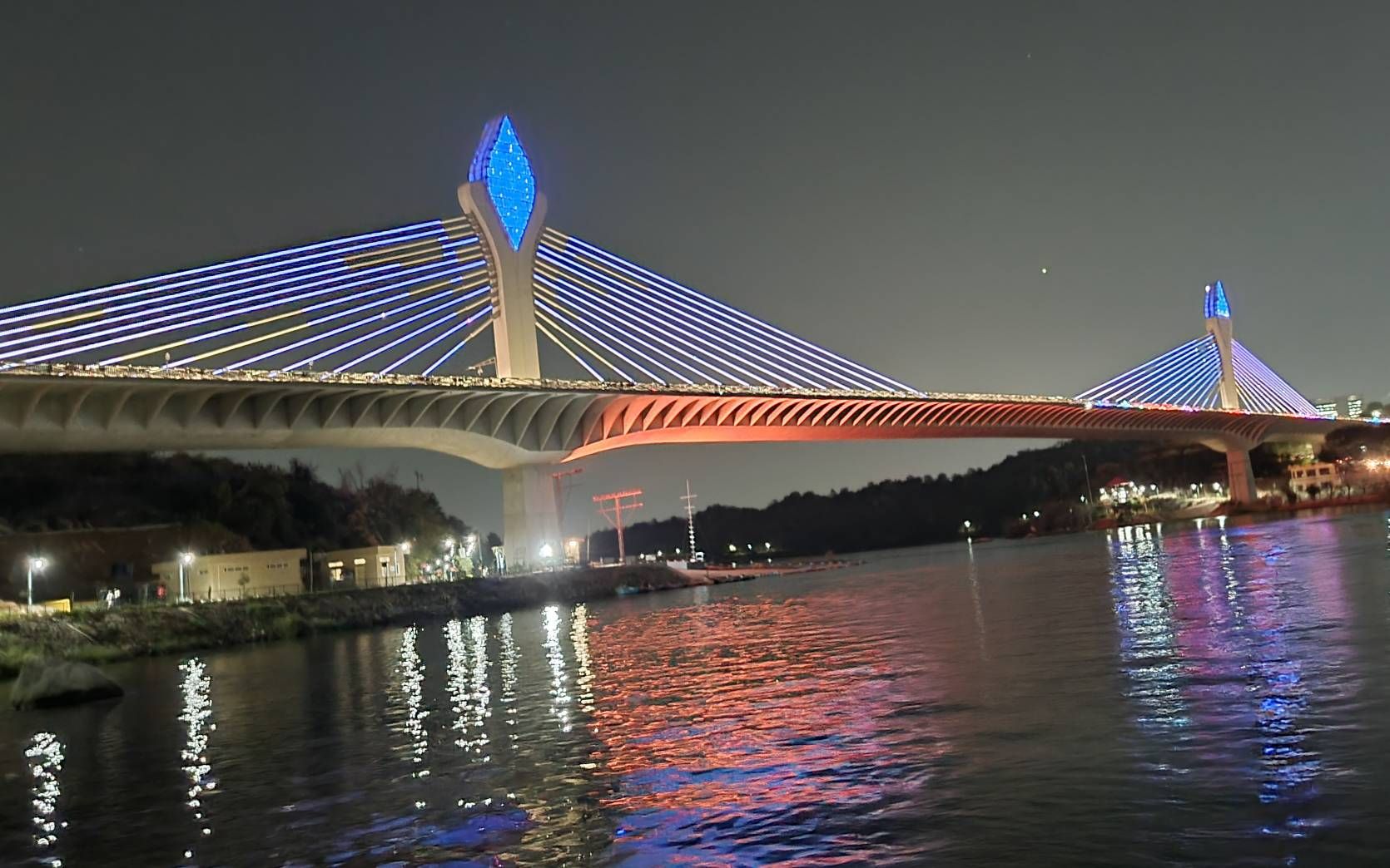 Hyderabad cable Bridge _/\___/\_ - Samsung Members