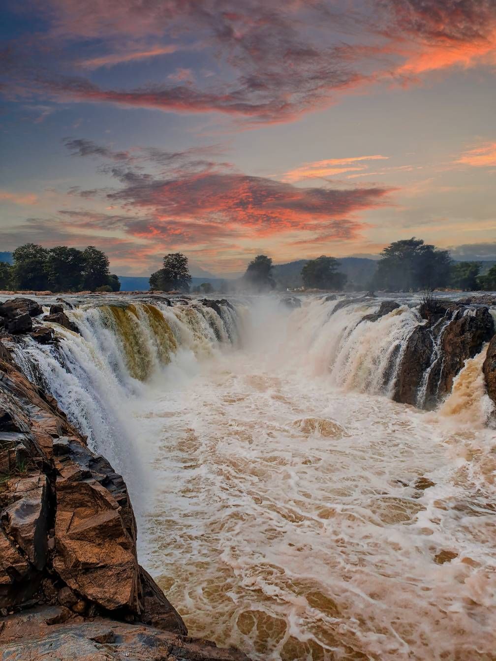 Hogenkal Waterfall - Samsung Members