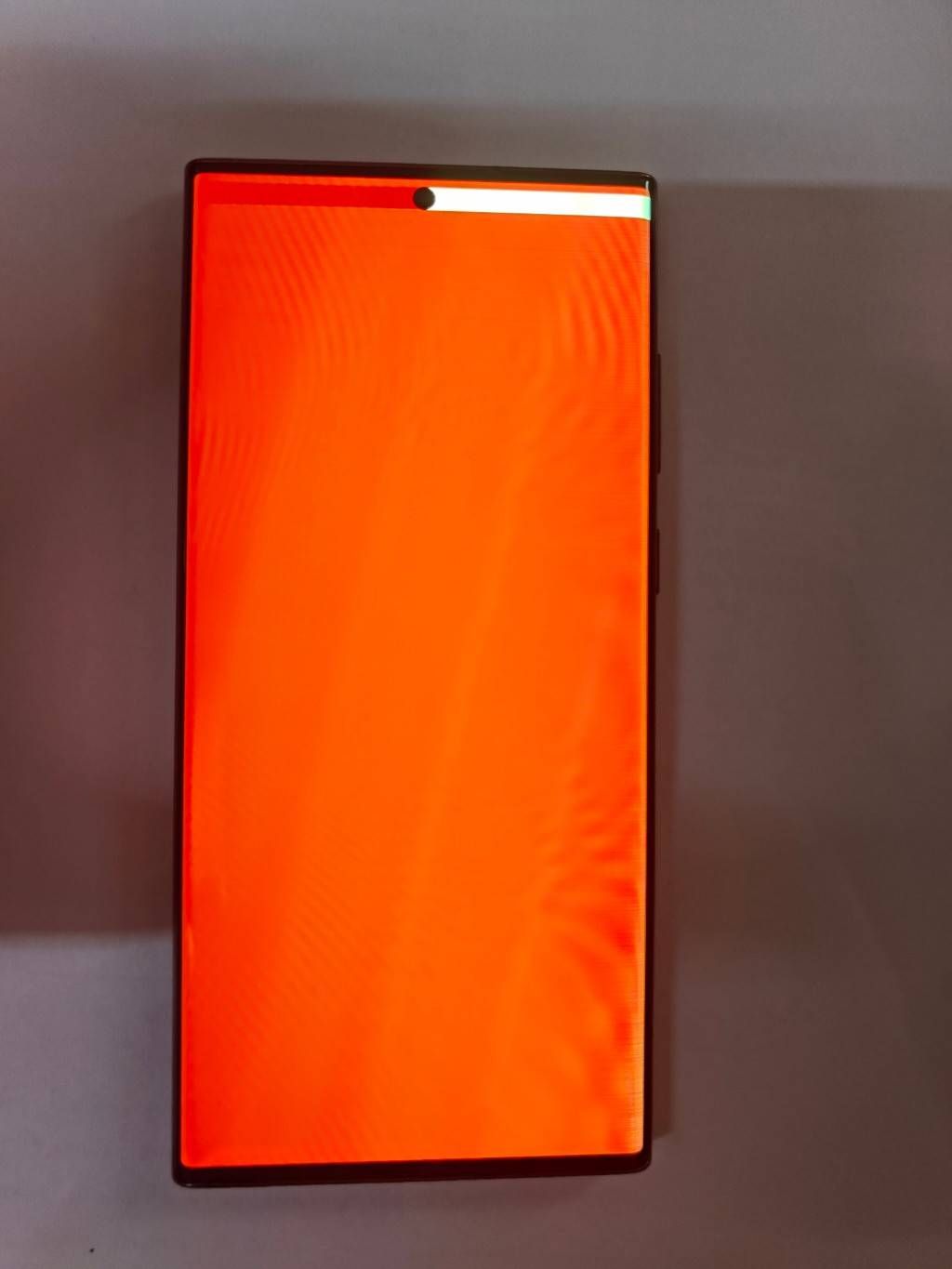 s22-ultra-green-line-on-display-samsung-members