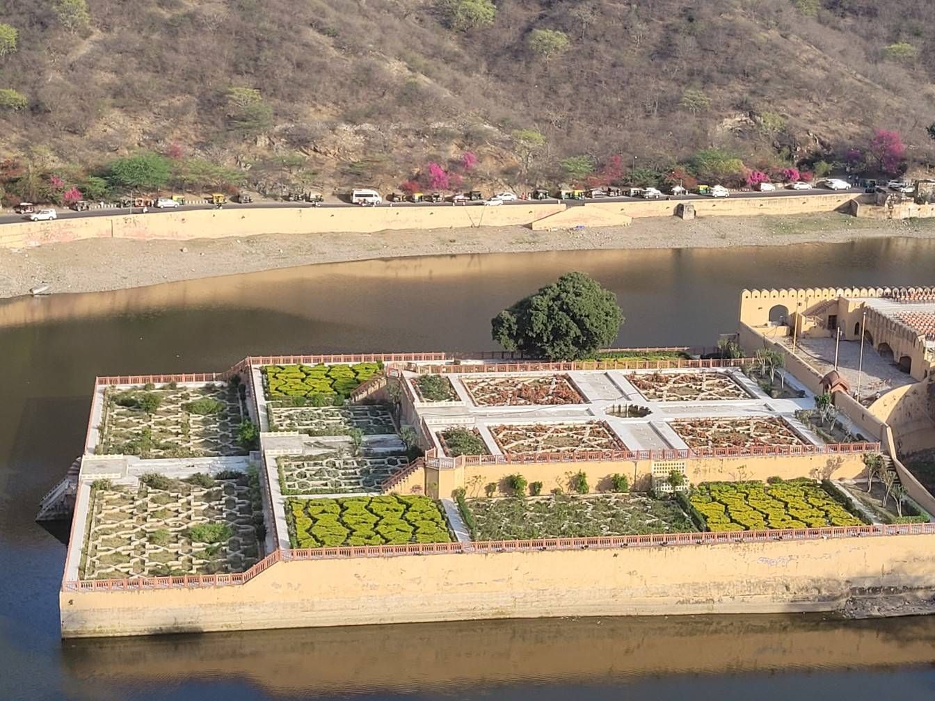 Kesar Kyari Garden ( Amber Fort ) - Samsung Members