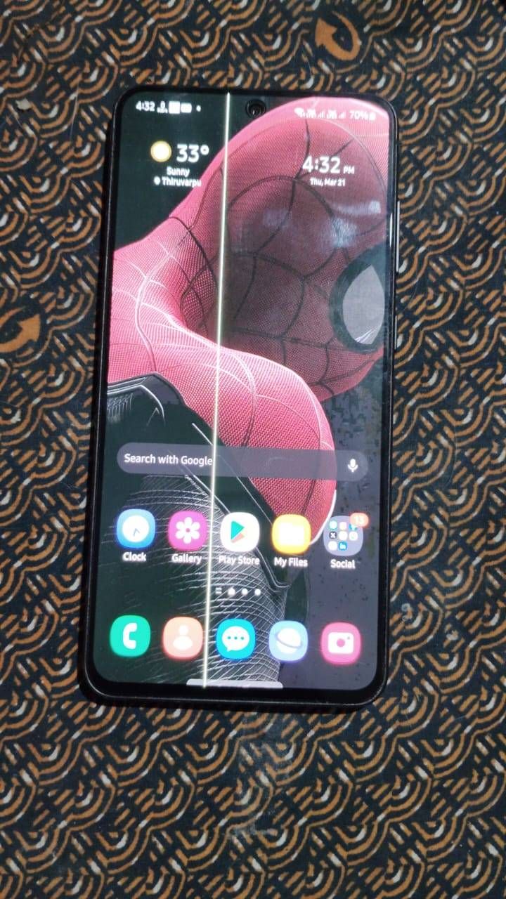 Solved: S21 fe display line issue - Samsung Members