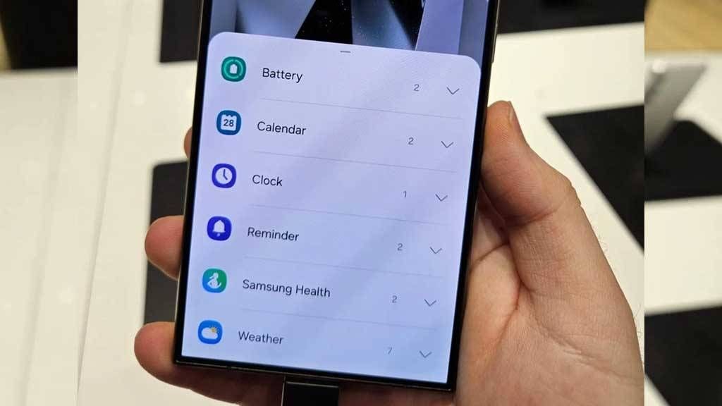 One UI 6.1: How to arrange widgets on lock screen ... - Samsung Members