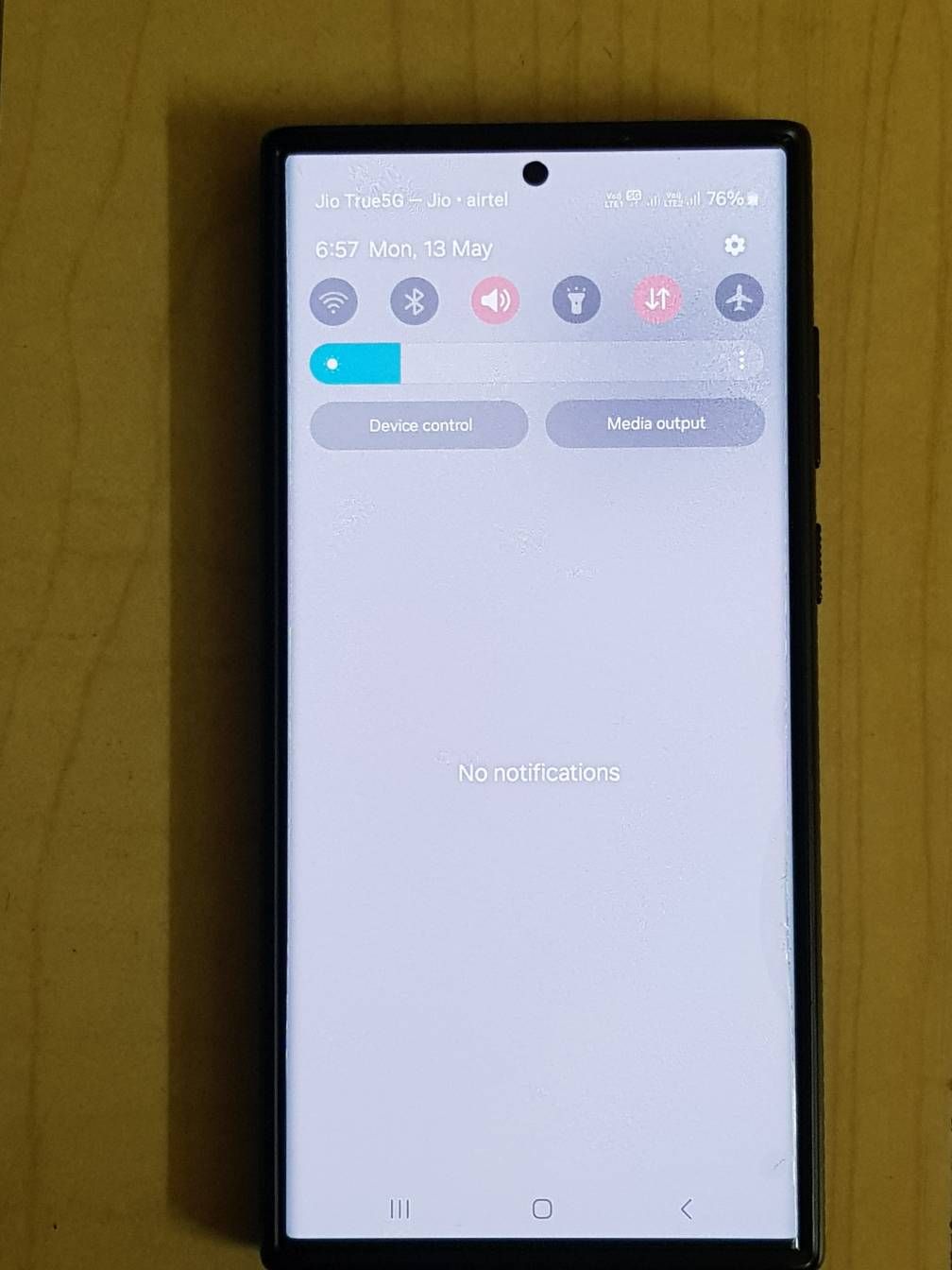 S22 Ultra White line on Notification bar - Samsung Members