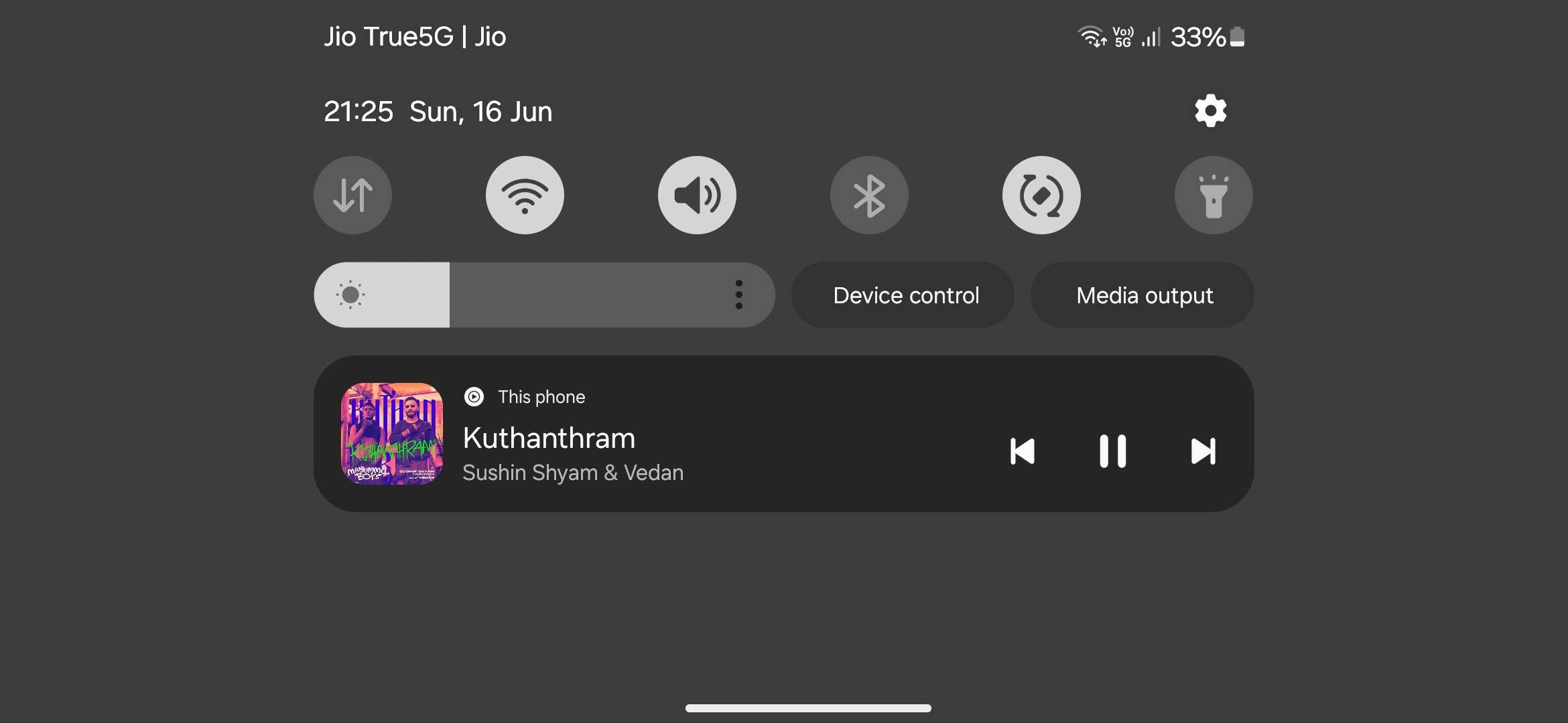 Music app notification not expanding in landscape ... - Samsung Members