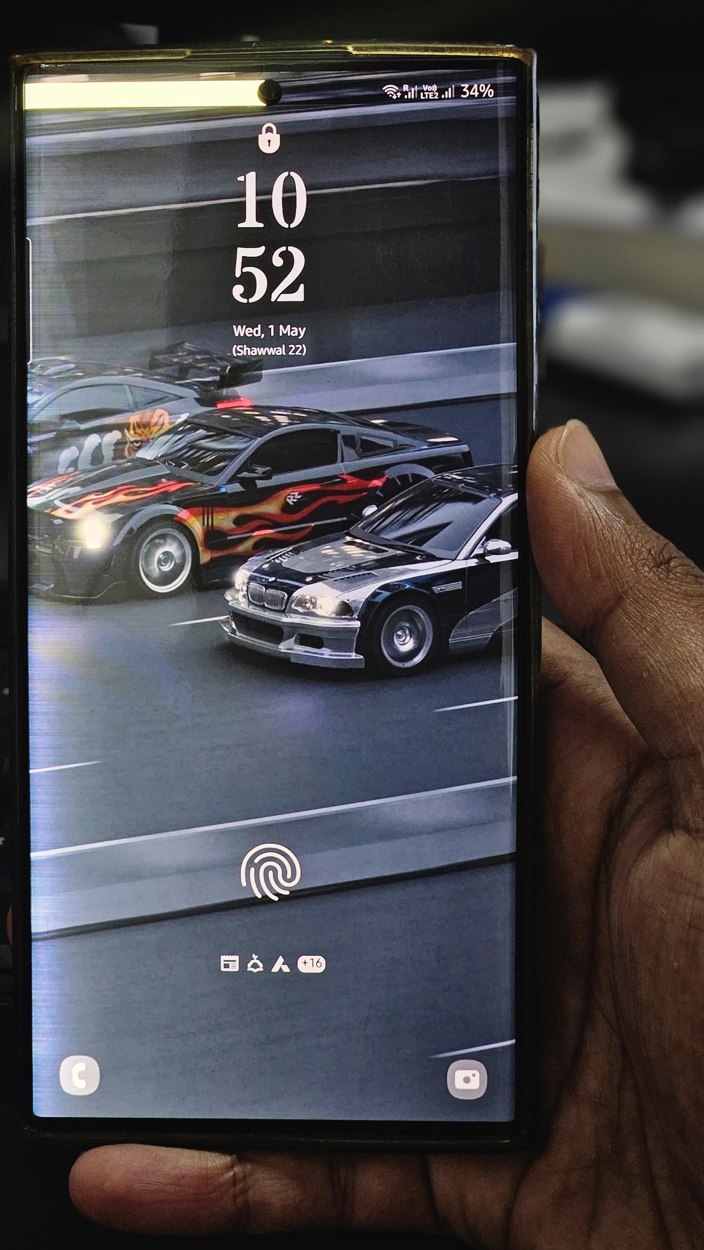 Display screen turned completely white - Samsung Members