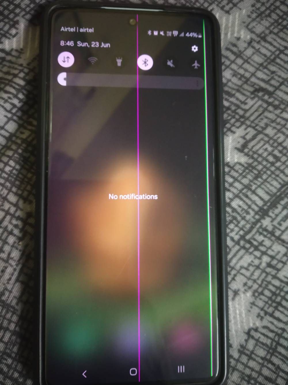 Display green line issue - Samsung Members