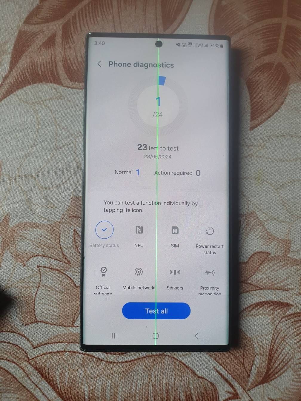 White bar line on display pf my s22 ultra - Samsung Members