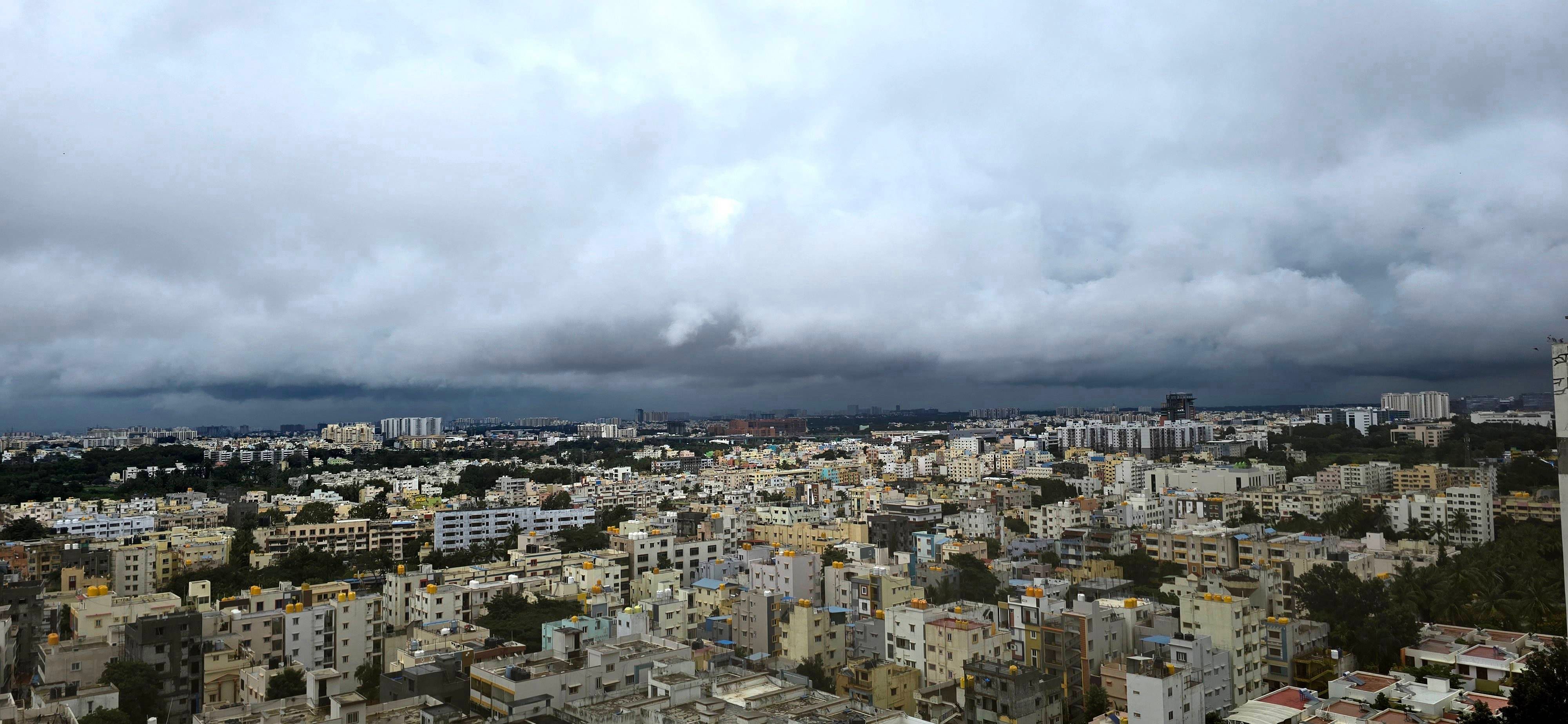 A rainy and cloudy noon (view in landscape) - Samsung Members