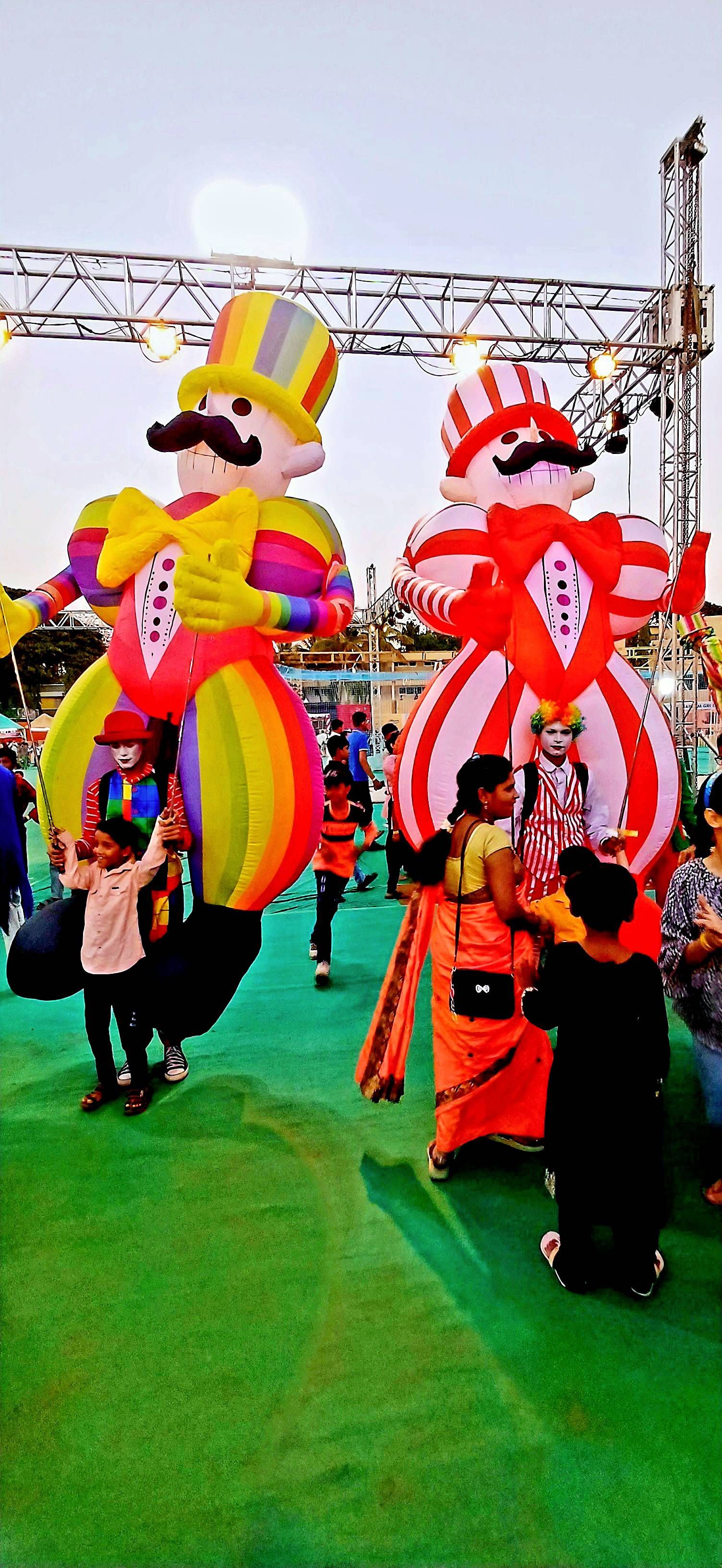 Stilts costume- LED Robot suits performance - Samsung Members