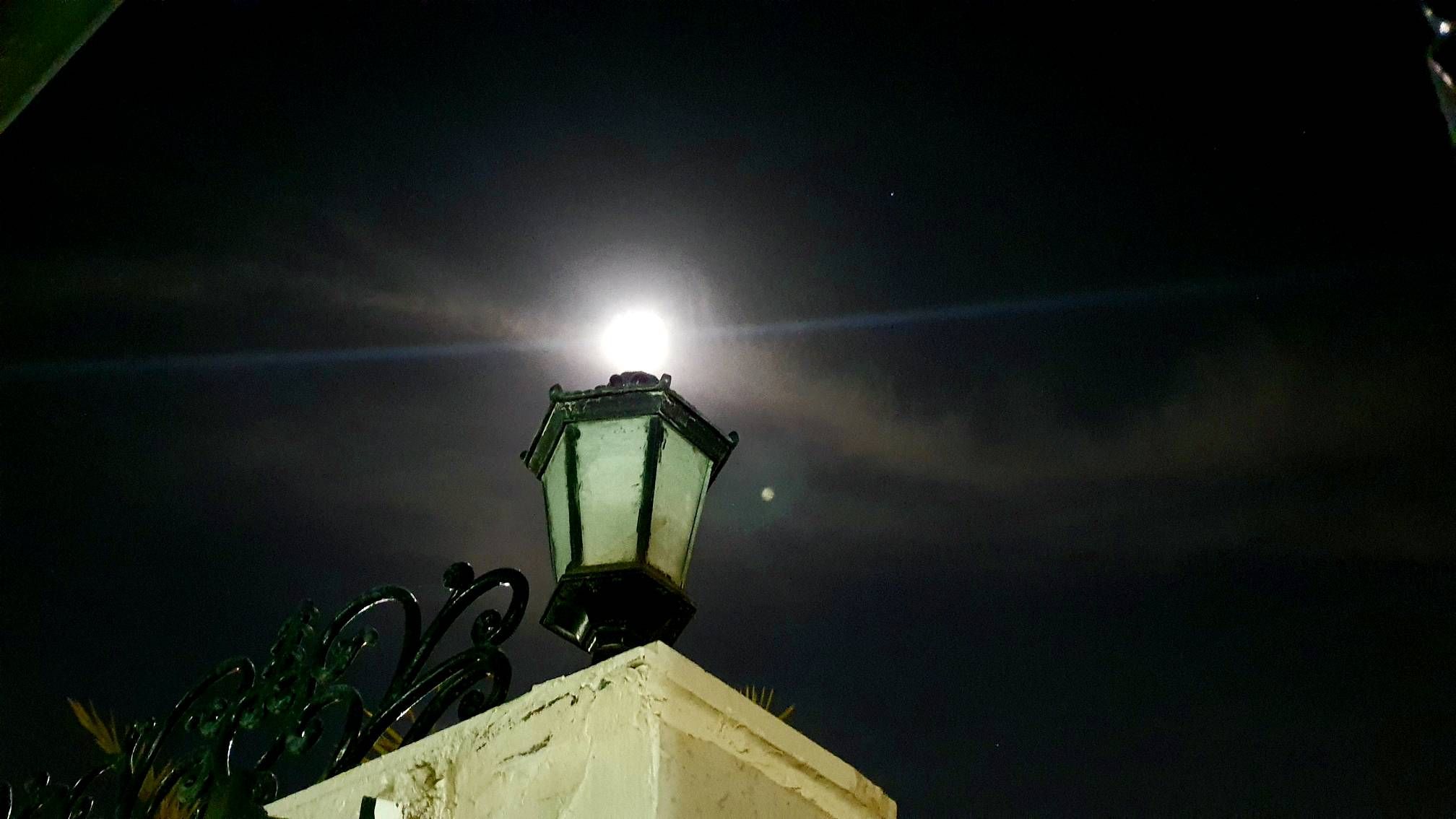 S10 Plus Moon in Focus - Samsung Members